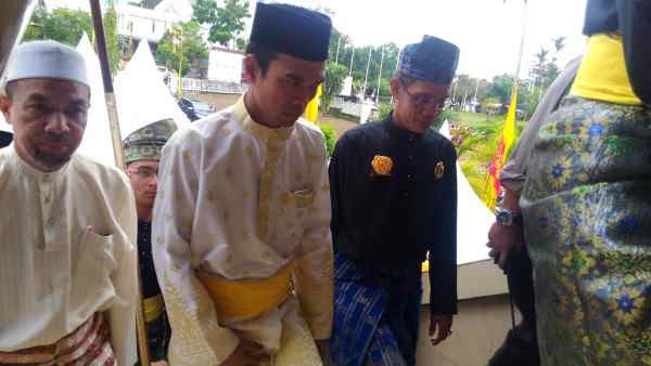 Ketua DPRD Riau: Kondangnya Ustaz Somad Identik Dengan Riau | Salisma.com Ketua DPRD Riau: Kondangnya Ustaz Somad Identik Dengan Riau | Salisma.com