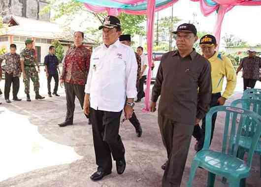Bupati Minta Warga Tunggu Hasil Resmi | Salisma.com Bupati Minta Warga Tunggu Hasil Resmi | Salisma.com